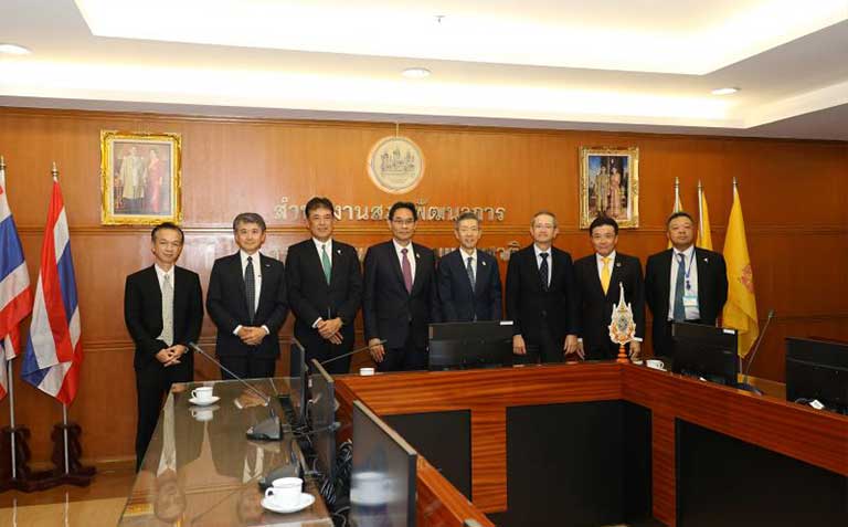 ประธาน JETRO Bangkok เข้าพบเลขาธิการ สศช. เพื่อรายงานการสำรวจแนวโน้มทาง ...